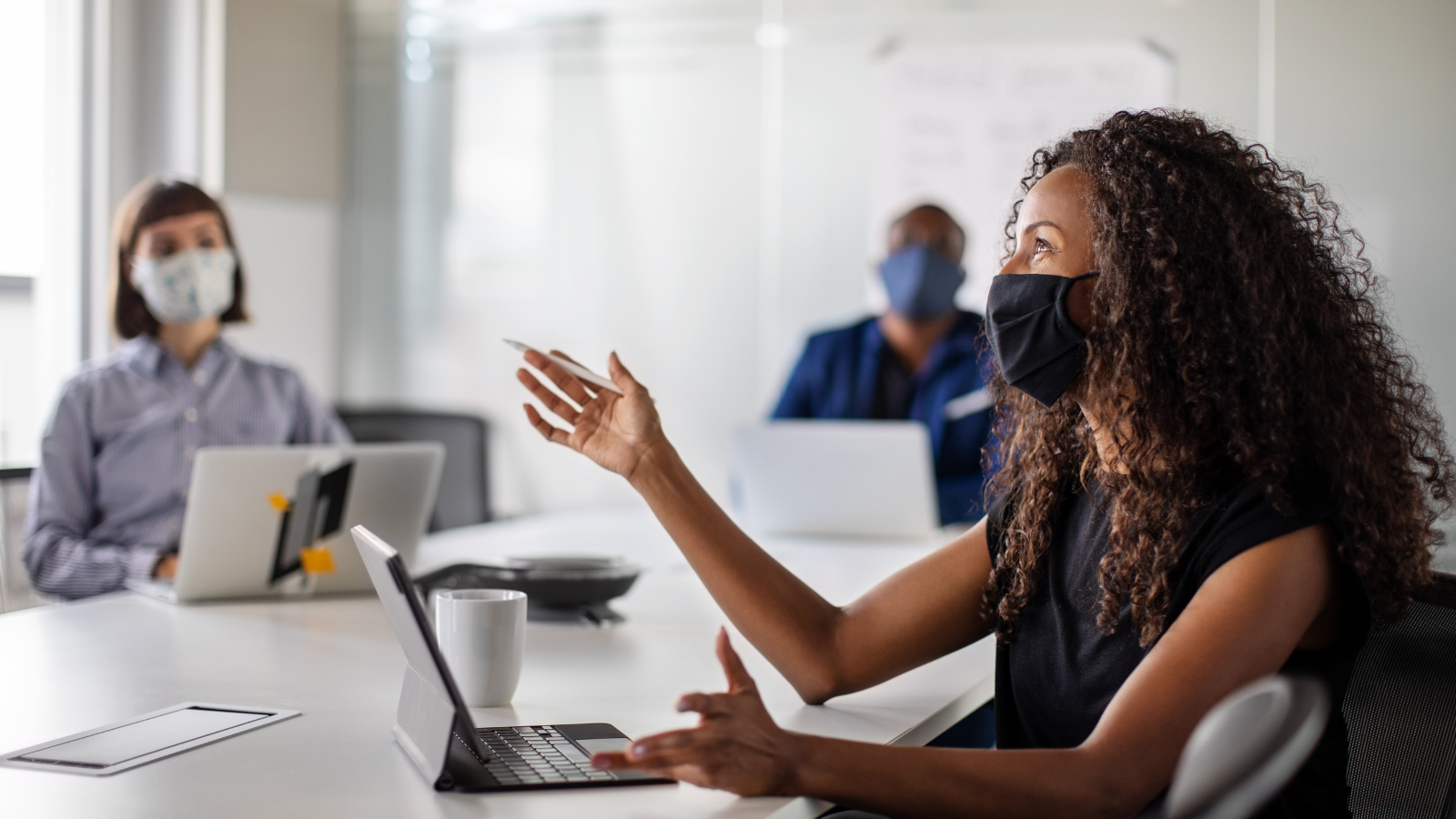 Weekly Roundup: Sales Meetings, Remote Employee Recognition + More